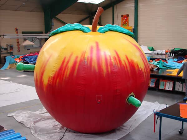 GIANT INFLATABLE APPLE - C2J