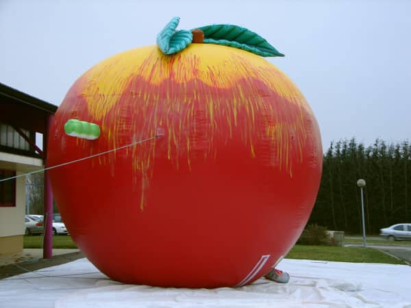 GIANT INFLATABLE APPLE - C2J