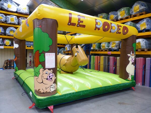 RODEO GONFLABLE BOURRICOT AVEC CHARPENTE - C2J